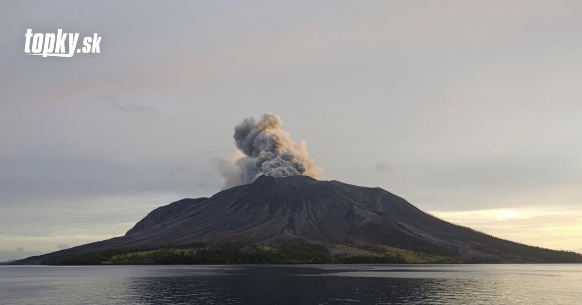 V Indonézii opäť vybuchla sopka Ruang: Úrady uzavreli letisko v Manade ...