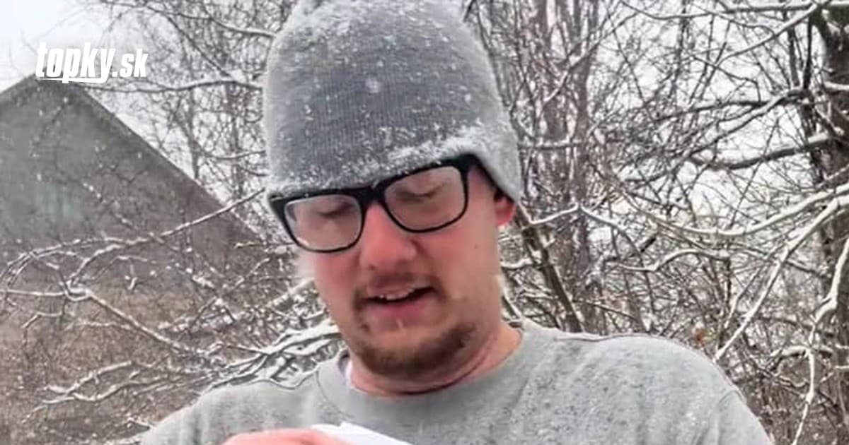 Poslíček s pizzou sa pešo brodil snehom, dočkal sa smiešneho prepitného ...
