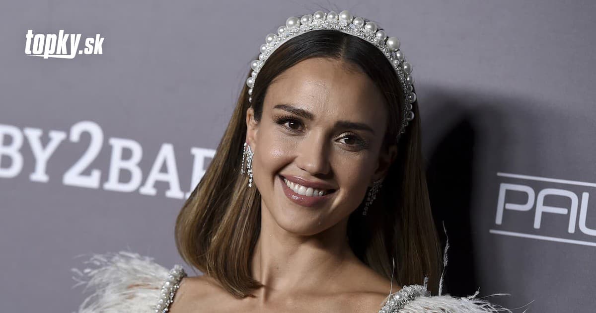 Sexi Jessica Alba (44) v plavkách: TOTO TELO si teraz hýčka hviezda Top Gunu!