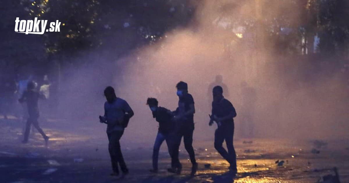 Svet sa obracia do CHAOSU: Ekonomická kríza a masívne protesty v ... Svet sa obracia do CHAOSU: Ekonomická kríza a masívne protesty v ...