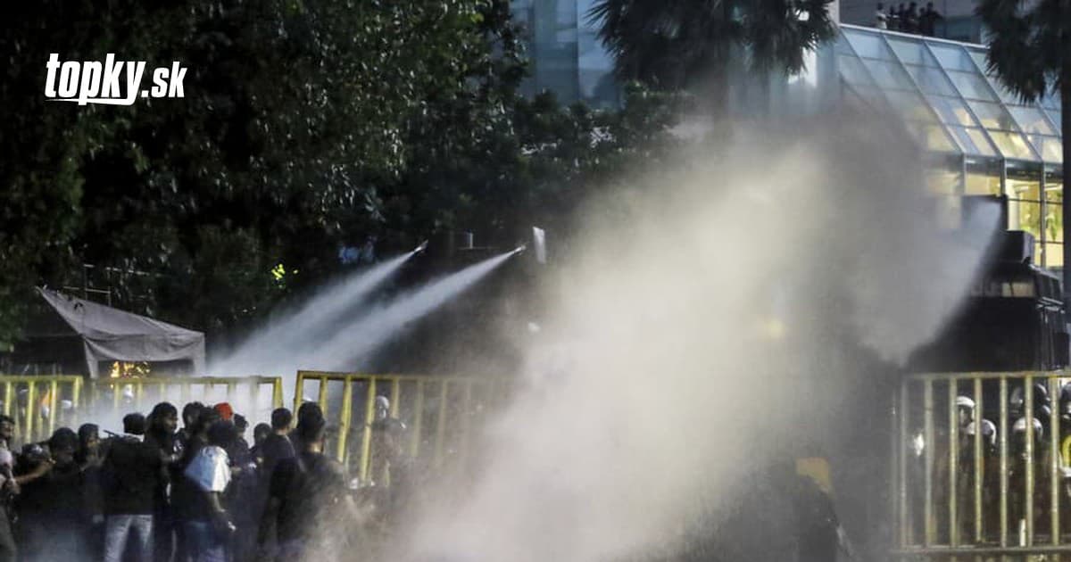 Svet sa obracia do CHAOSU: Ekonomická kríza a masívne protesty v ... Svet sa obracia do CHAOSU: Ekonomická kríza a masívne protesty v ...