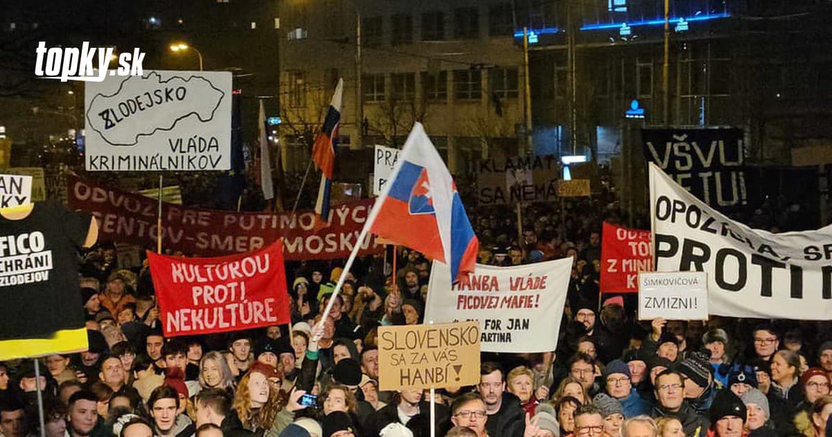 Opozičné protesty na Námestí SNP v Bratislave - galéria | Topky.sk