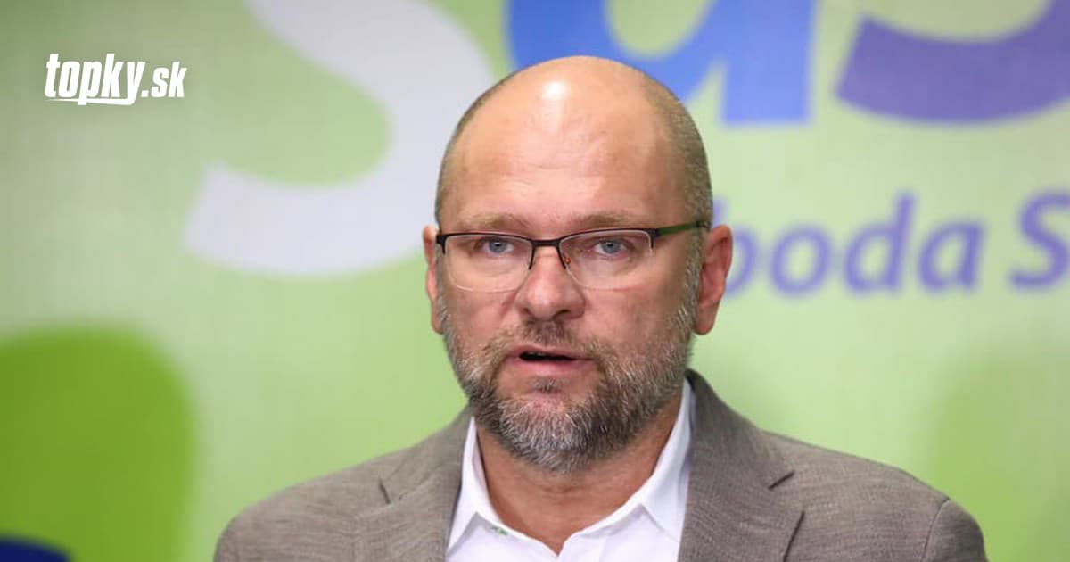 POTUPA pre Sulíka: Jeho syn Fiki na ŽÚRE so SMERákmi! Pozrite, s kým sa ...